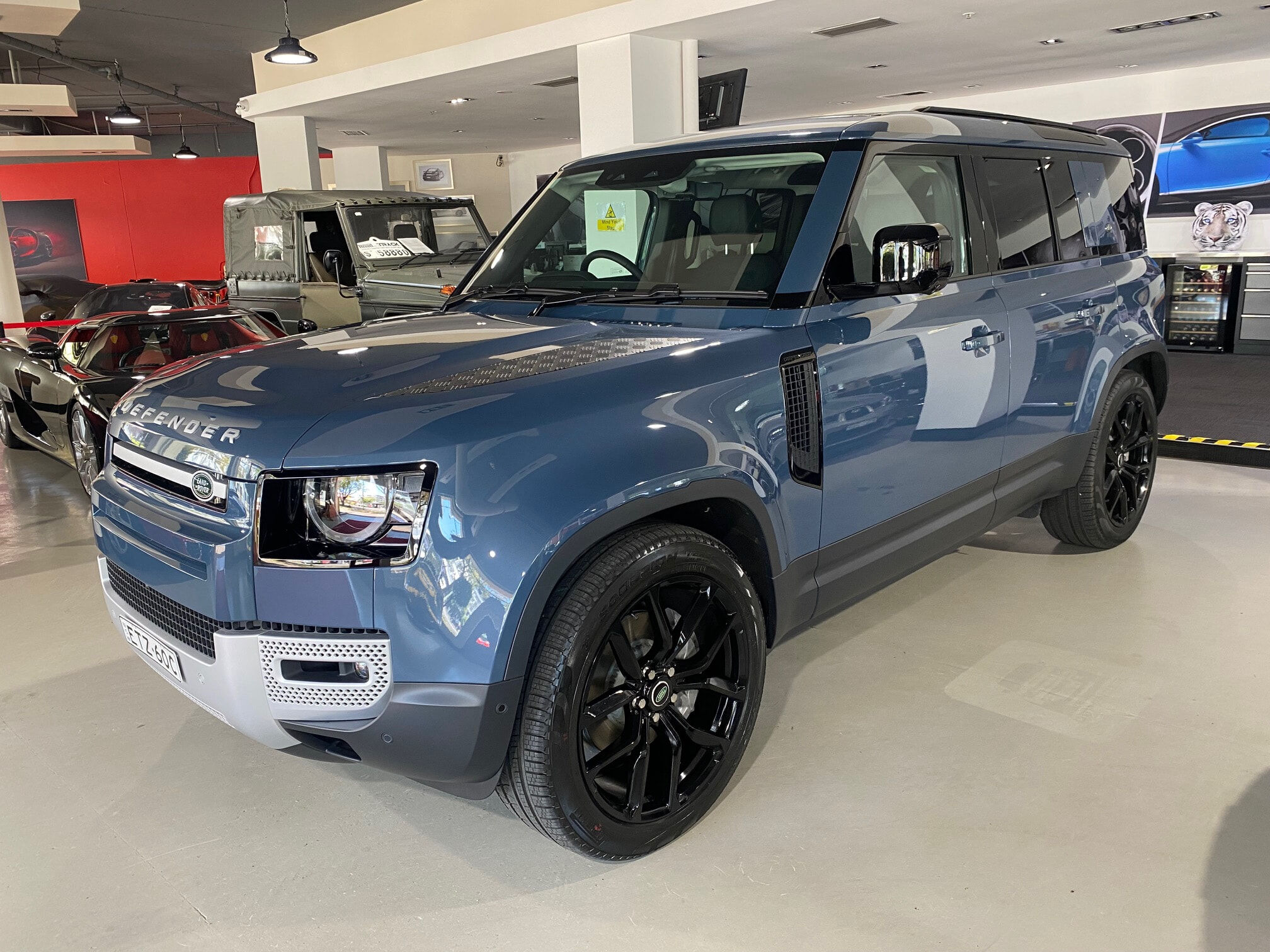 2022 Land Rover Defender 110 P400 SE (MY23)