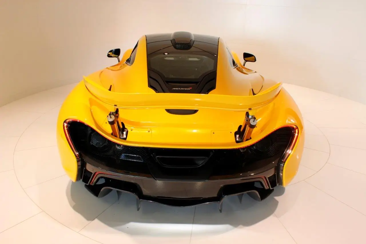 2015 Mclaren P1 (Volcano Yellow)