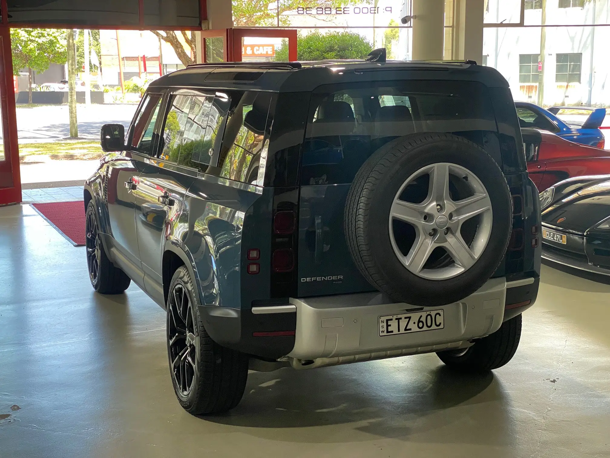 2022 Land Rover Defender 110 P400 SE (MY23)
