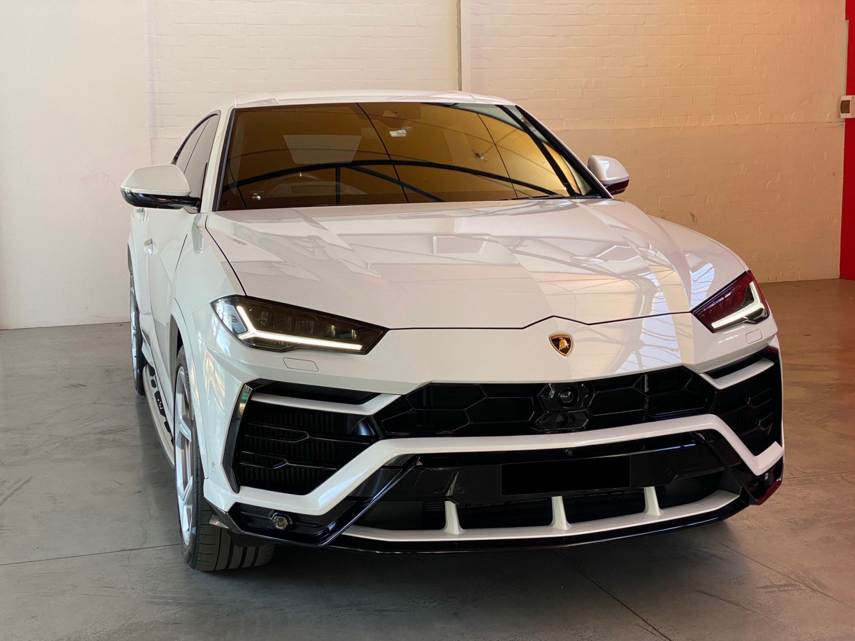 2019 Lamborghini Urus - 4 seats