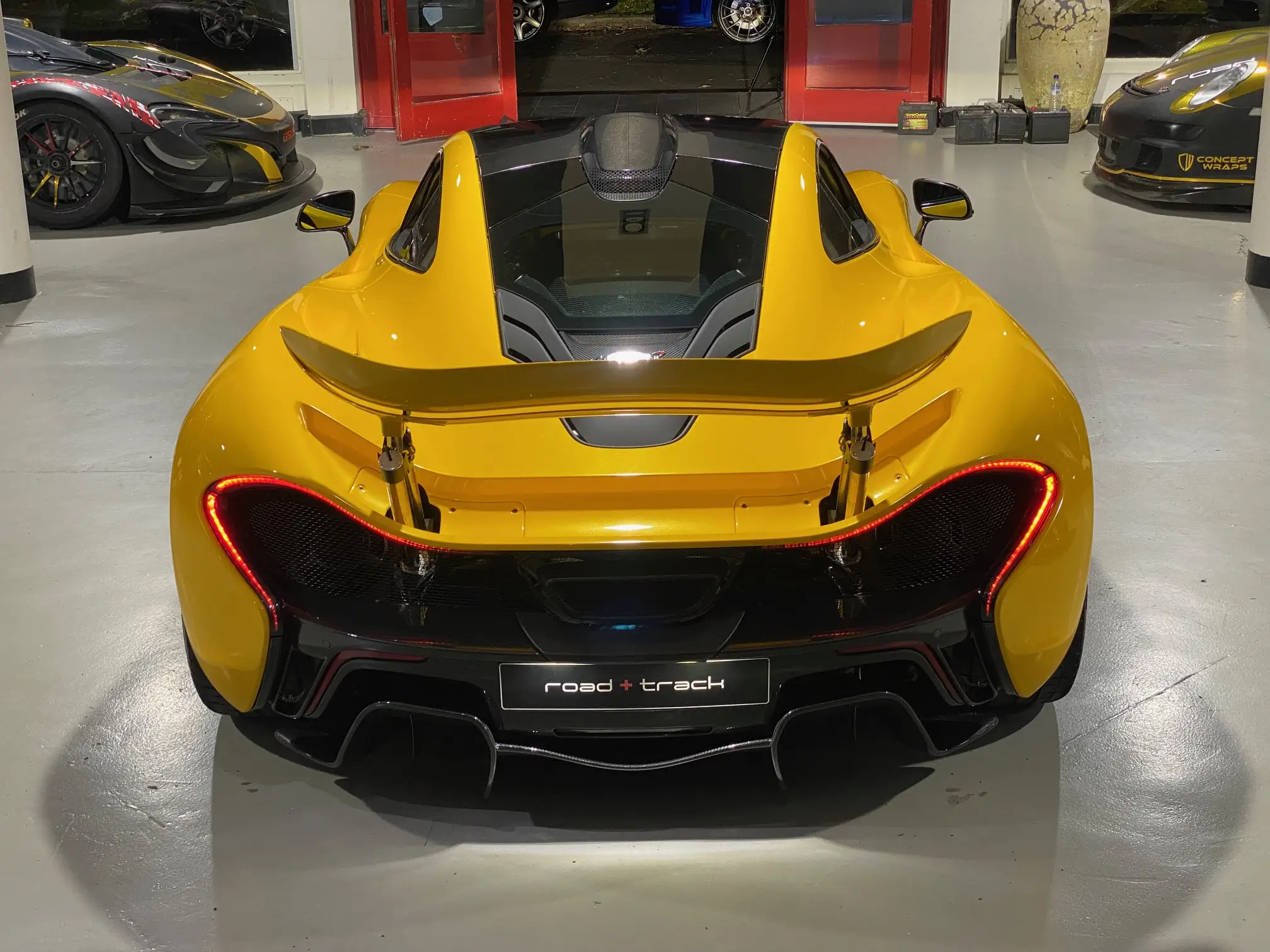 2015 Mclaren P1 (Volcano Yellow)