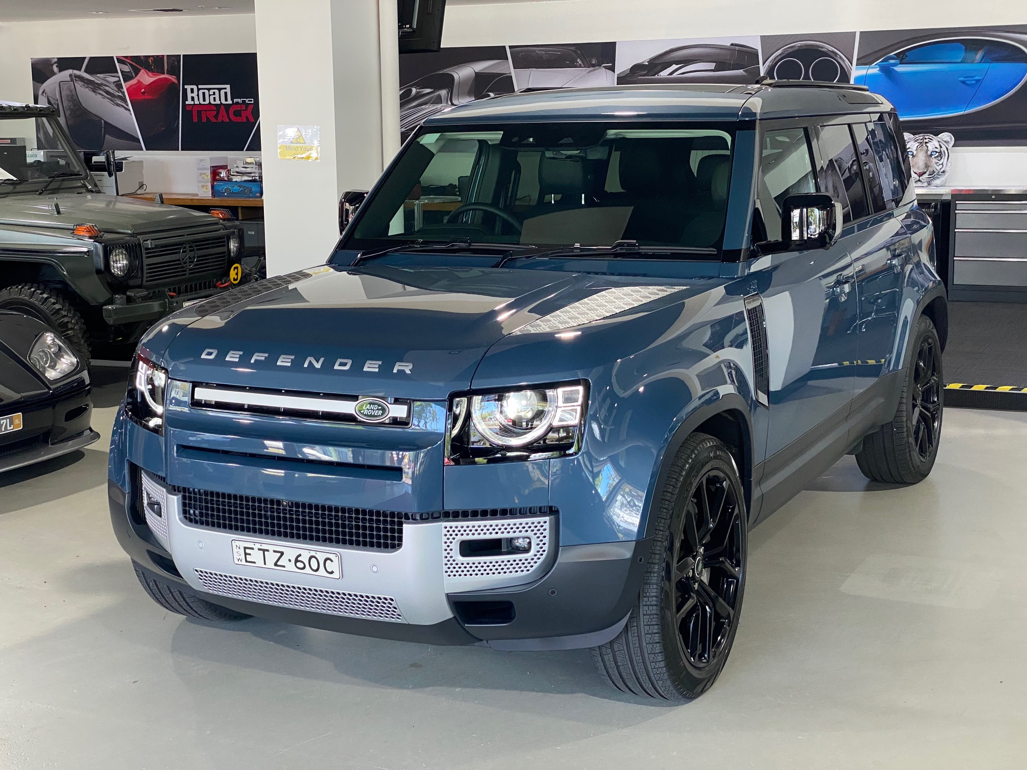 2022 Land Rover Defender 110 P400 SE (MY23)