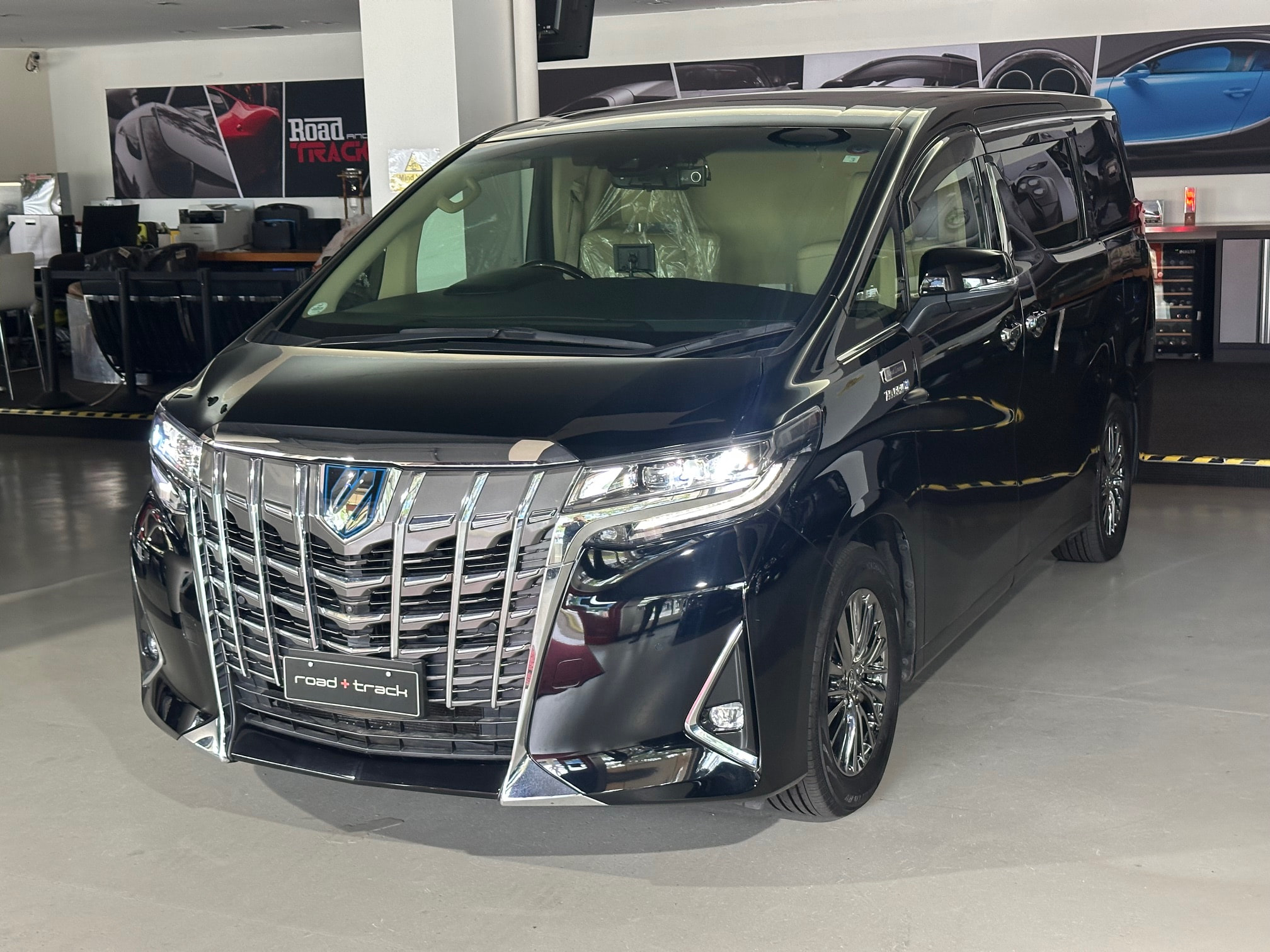 2020 Toyota Alphard Hybrid Royal Lounge SP